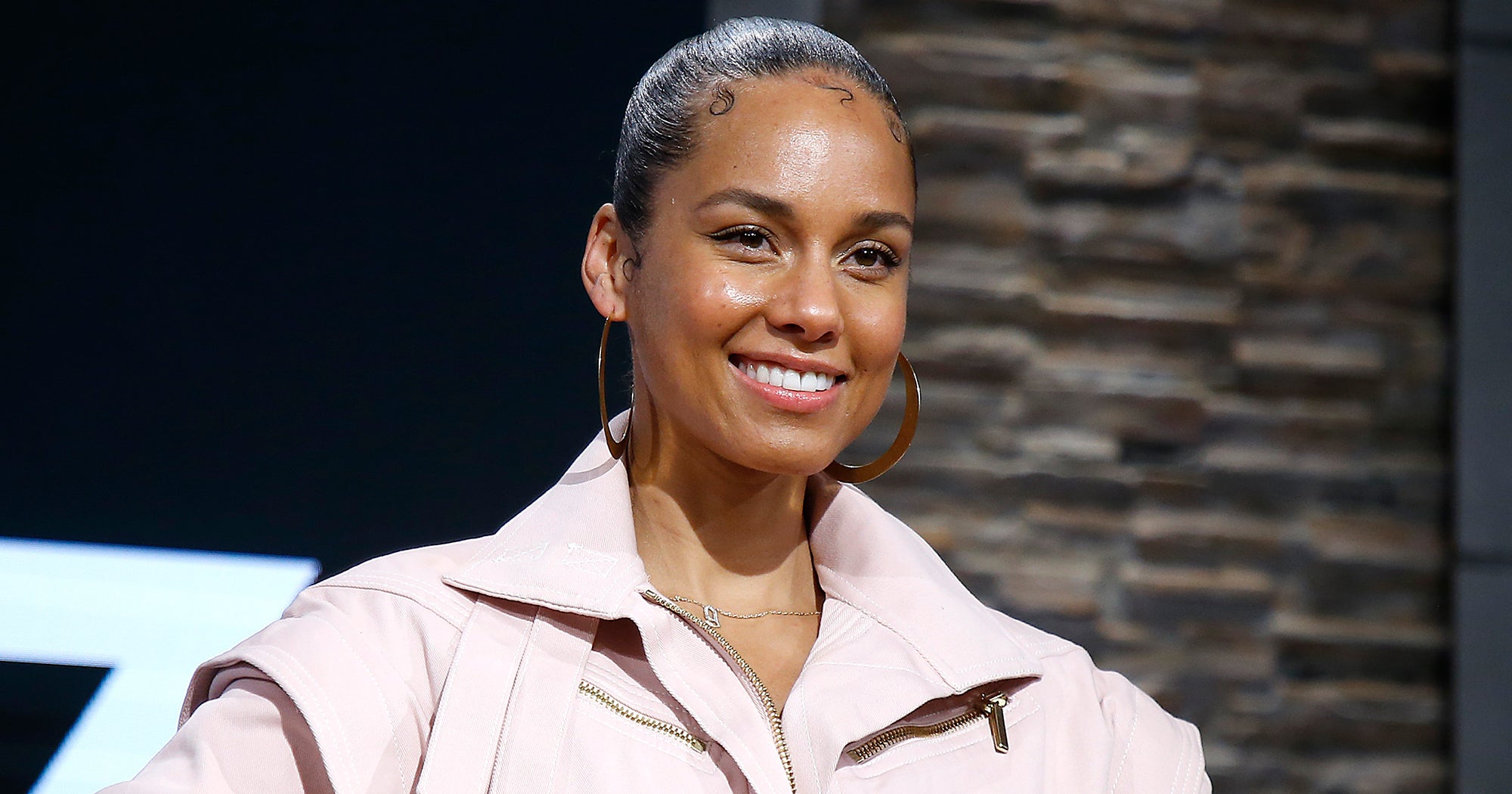 Alicia Keys Showed New Bangs & Hair Extensions At BBMAs