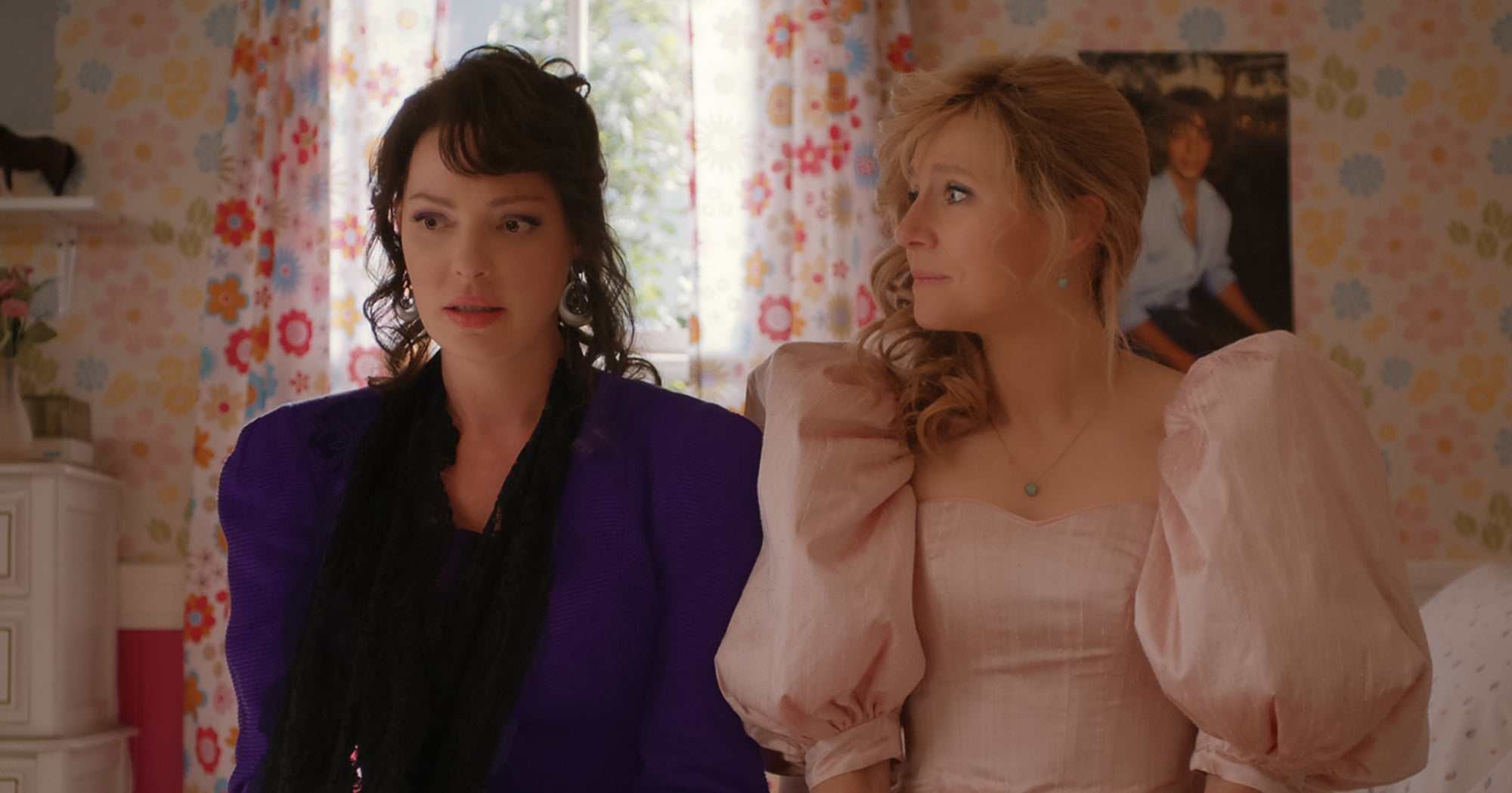 When Firefly Lane Takes Place - Time Periods Explained