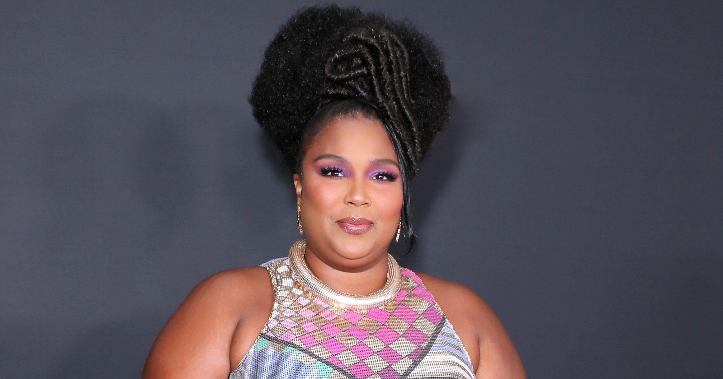 Lizzo Wore An On-Trend Cut-Out Crop Top On TikTok