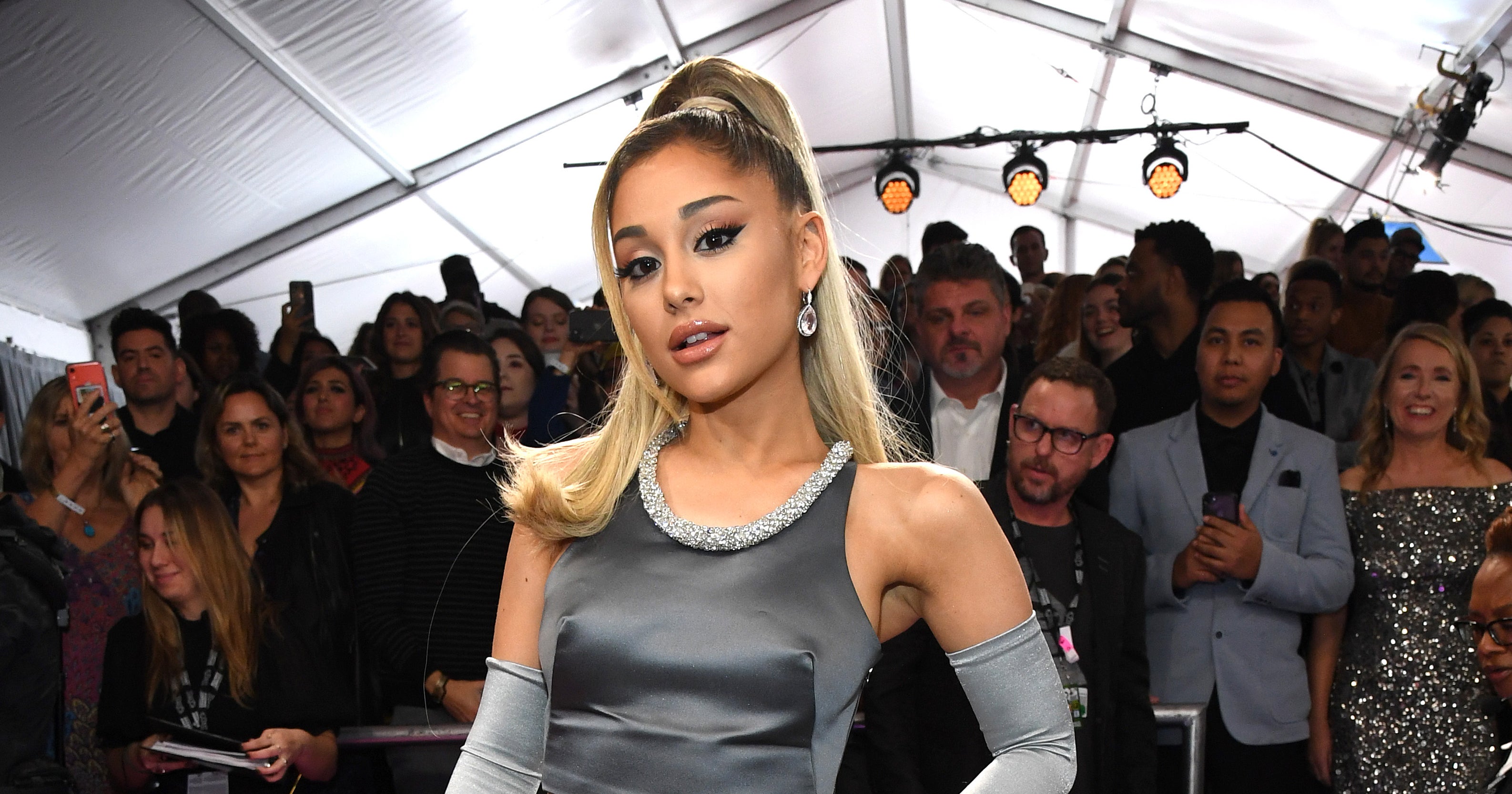 Ariana Grande Vera Wang Wedding Dress Is Stunning