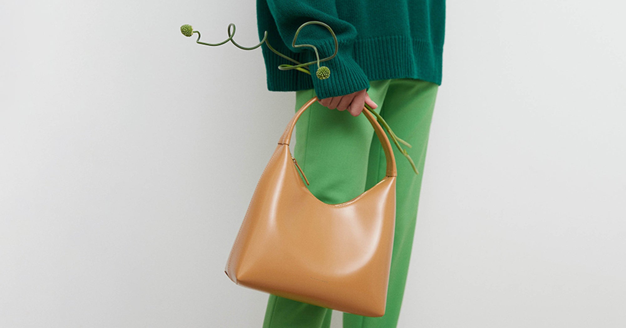 Fall Women's Bag Trends 2021: Faux Fur, Totes, Clutches