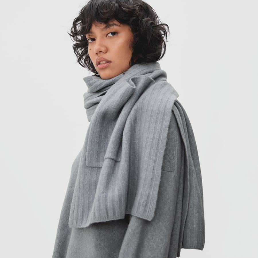 Everlane + The Cozy-Stretch Pocket Scarf