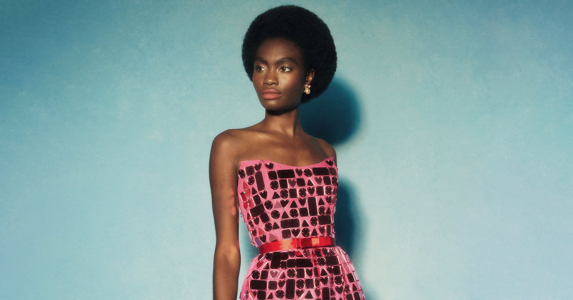 Party Girl Aesthetic Is On Trend — How To Achieve It