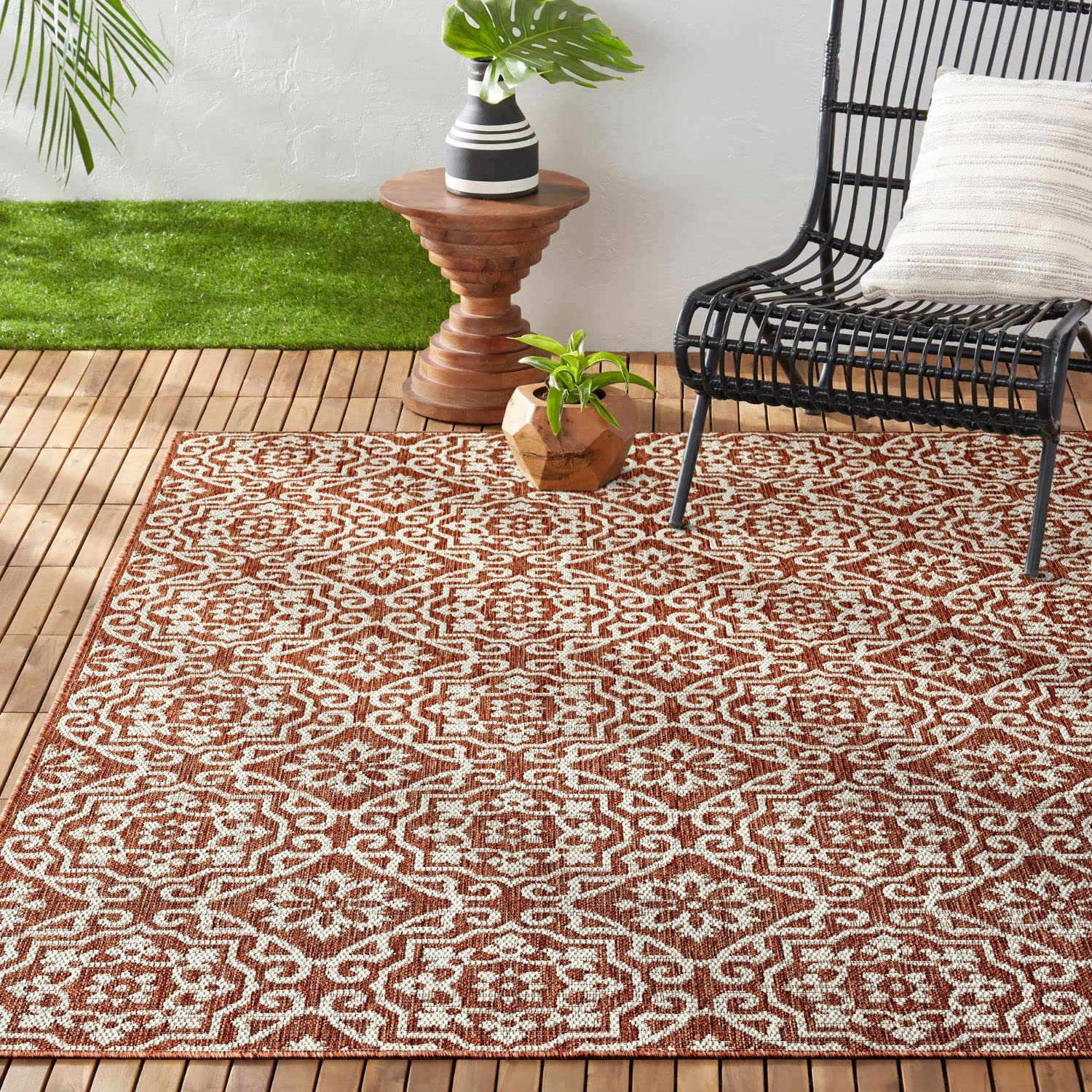 Home Dynamix + Nicole Miller New York Patio Area Rug