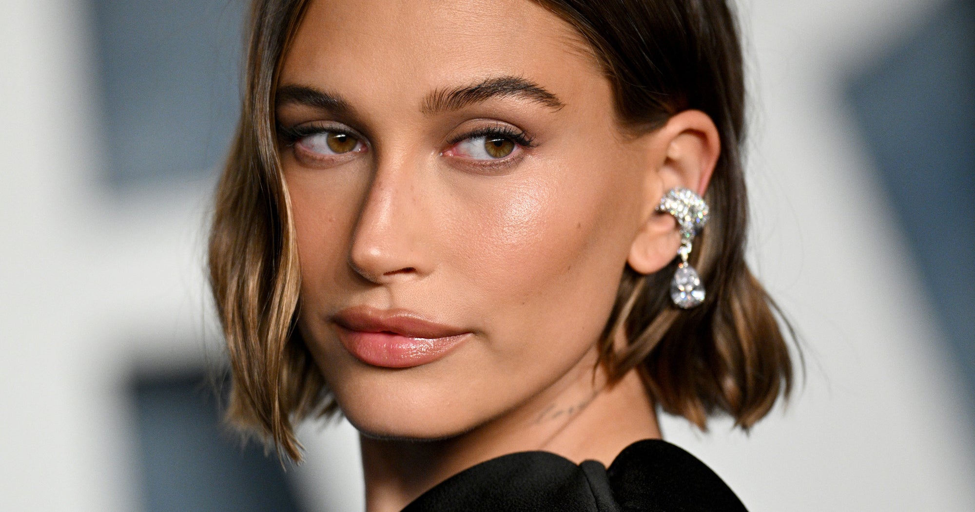 7 Brilliant Makeup Tips From Hailey Bieber’s Go-To MUA