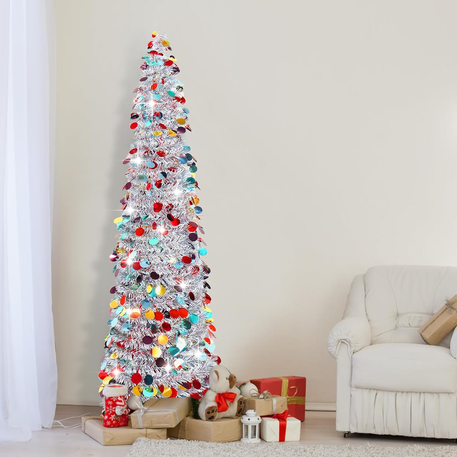 Heesky + Pop Up Christmas Tree