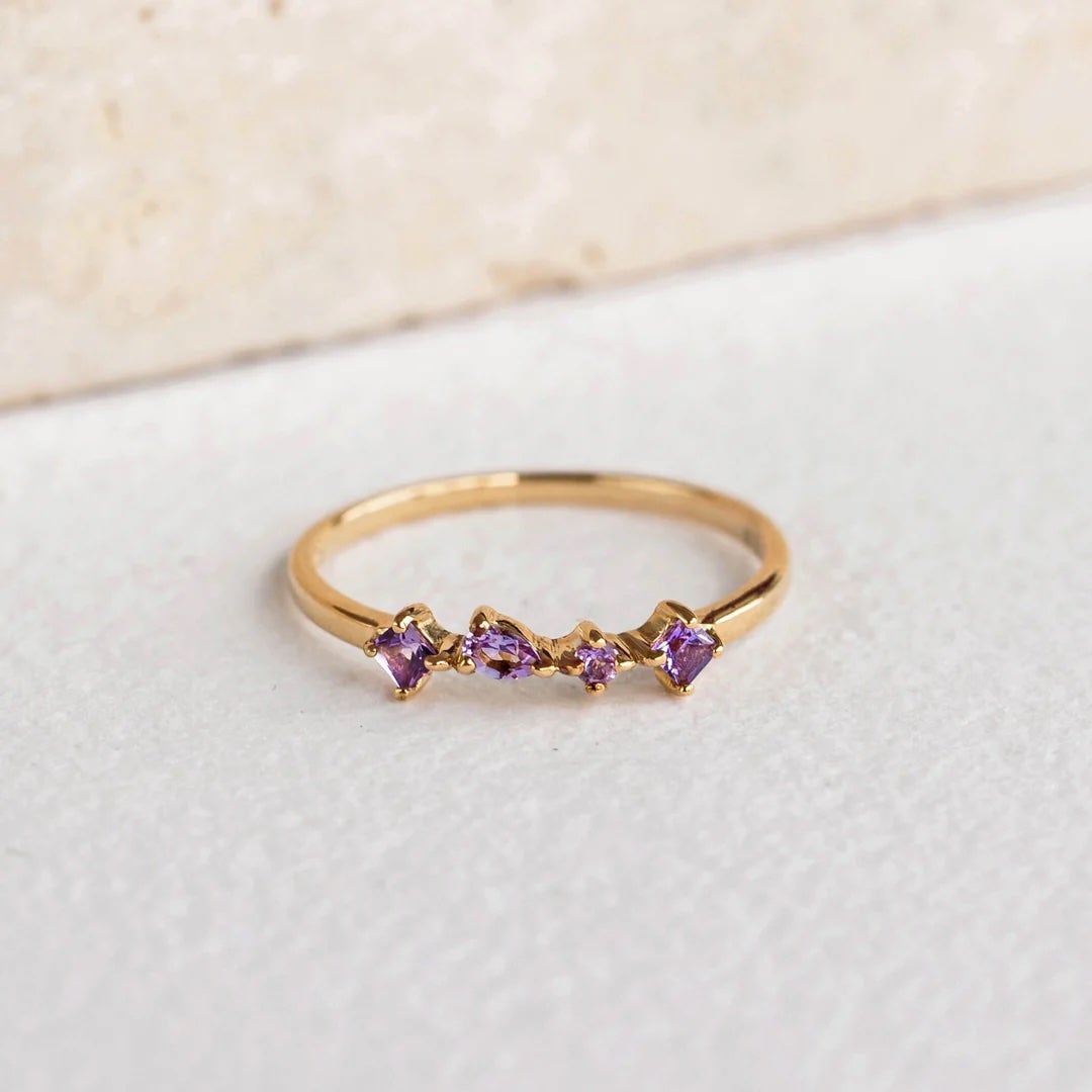 Linjer + Amethyst Ring – Ilse
