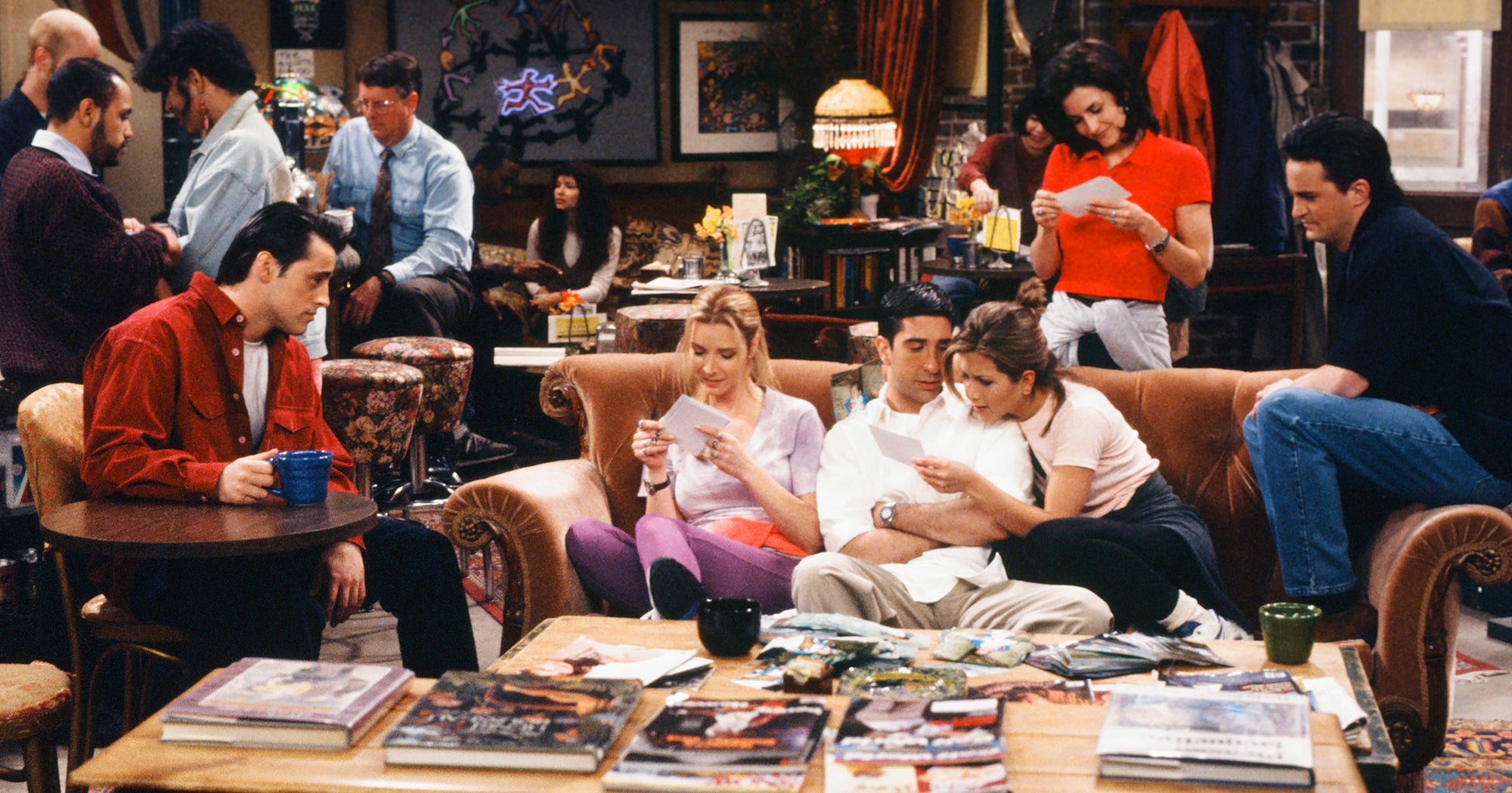 Behind The Scenes Of Friends Set Design 25 Years Later