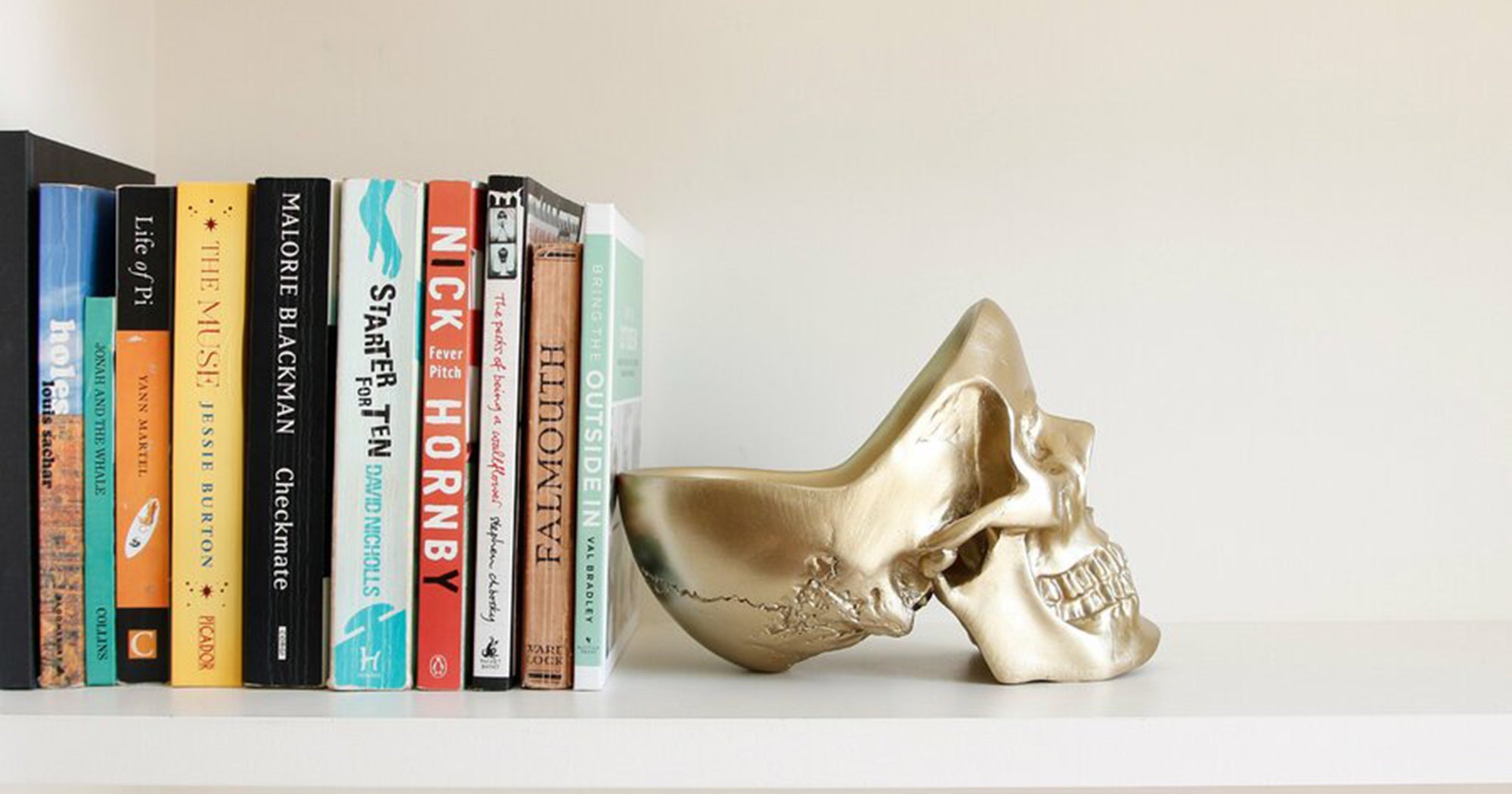 Skull Home Decor Ideas For Subtle Halloween Decorations