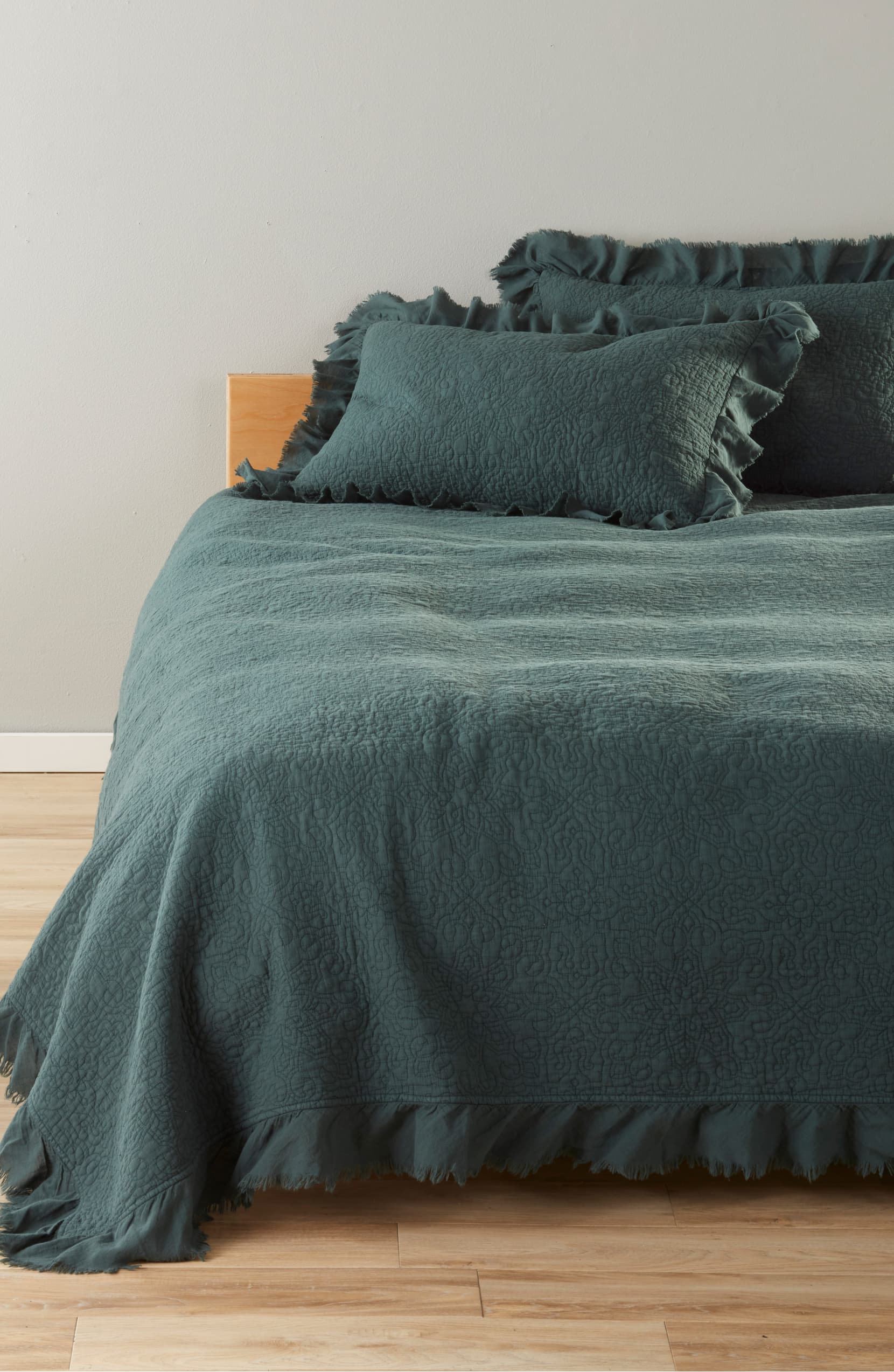 Treasure & Bond + Frayed Edge Stonewash Quilt