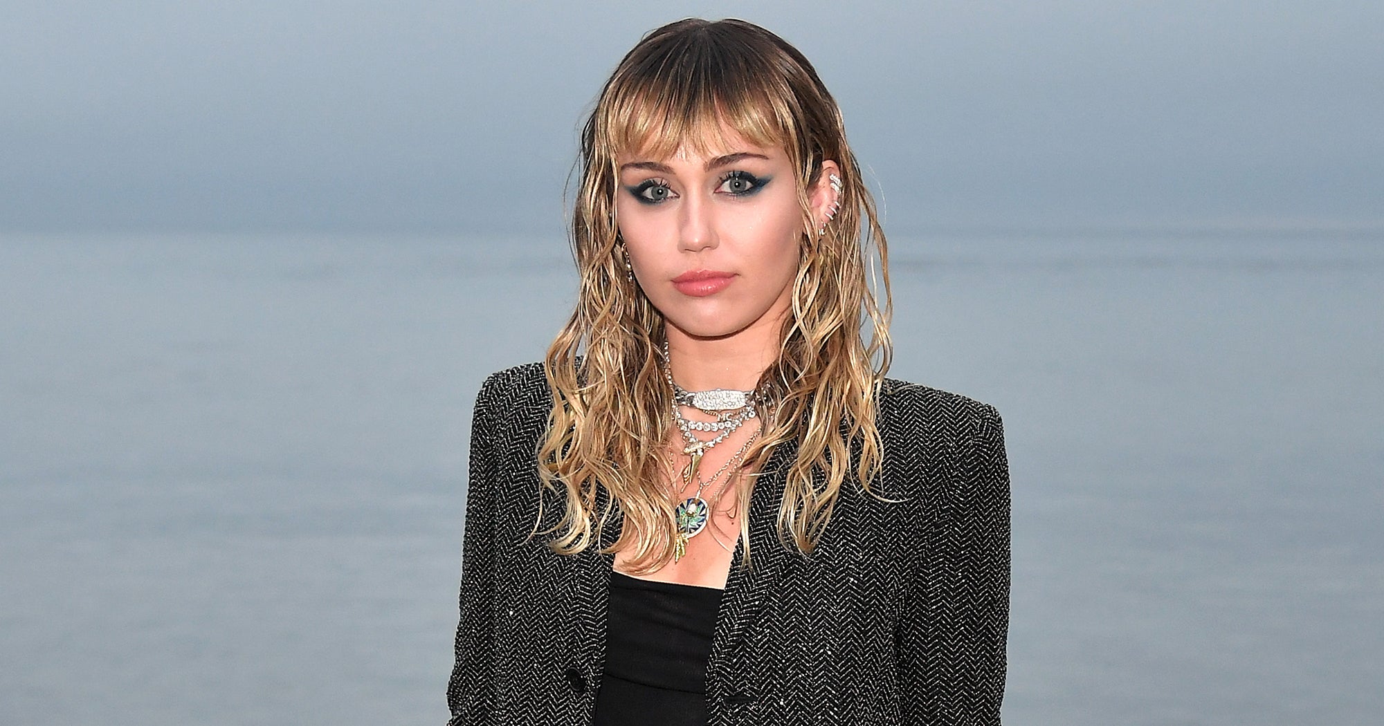 Miley Cyrus, Cody Simpson Joker Kiss, Meet Parents