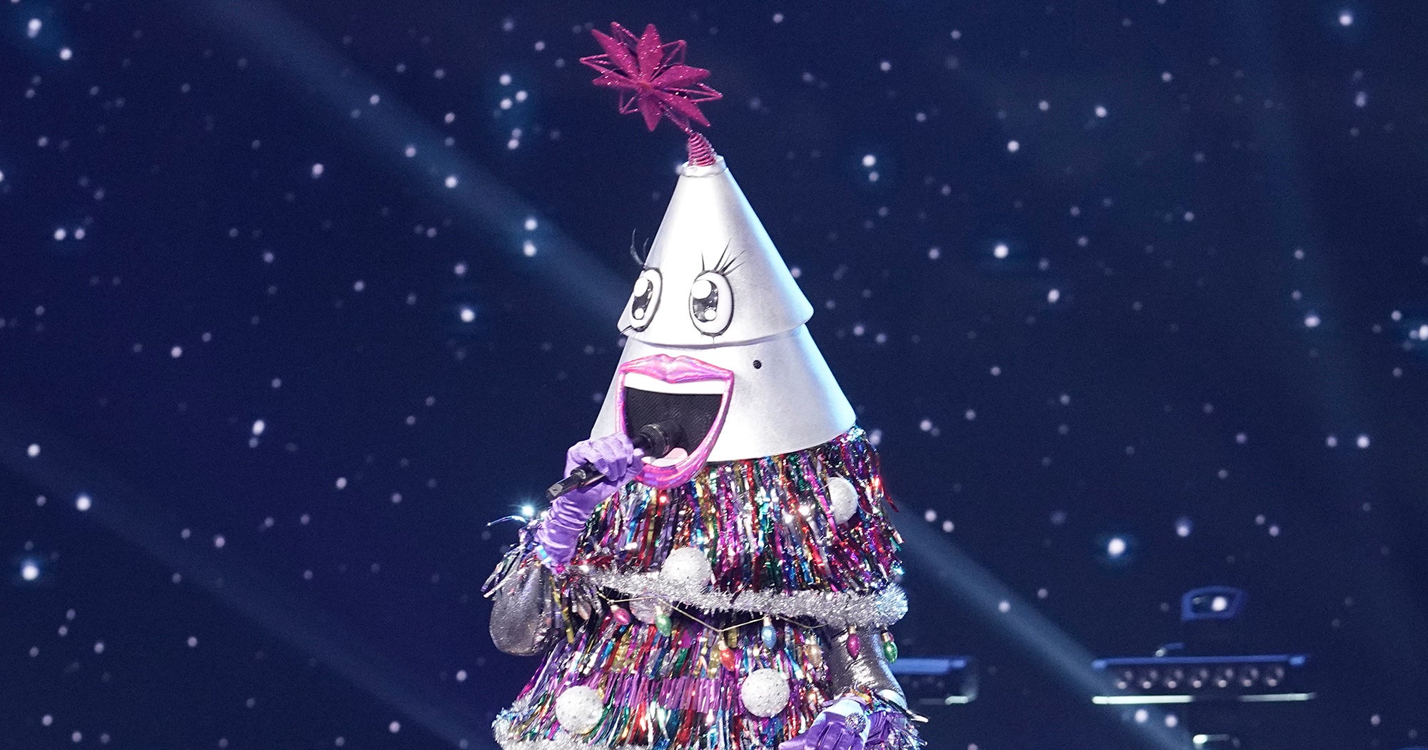 Is Lisa Kudrow The Masked Singer Tree? Flaw In Clues