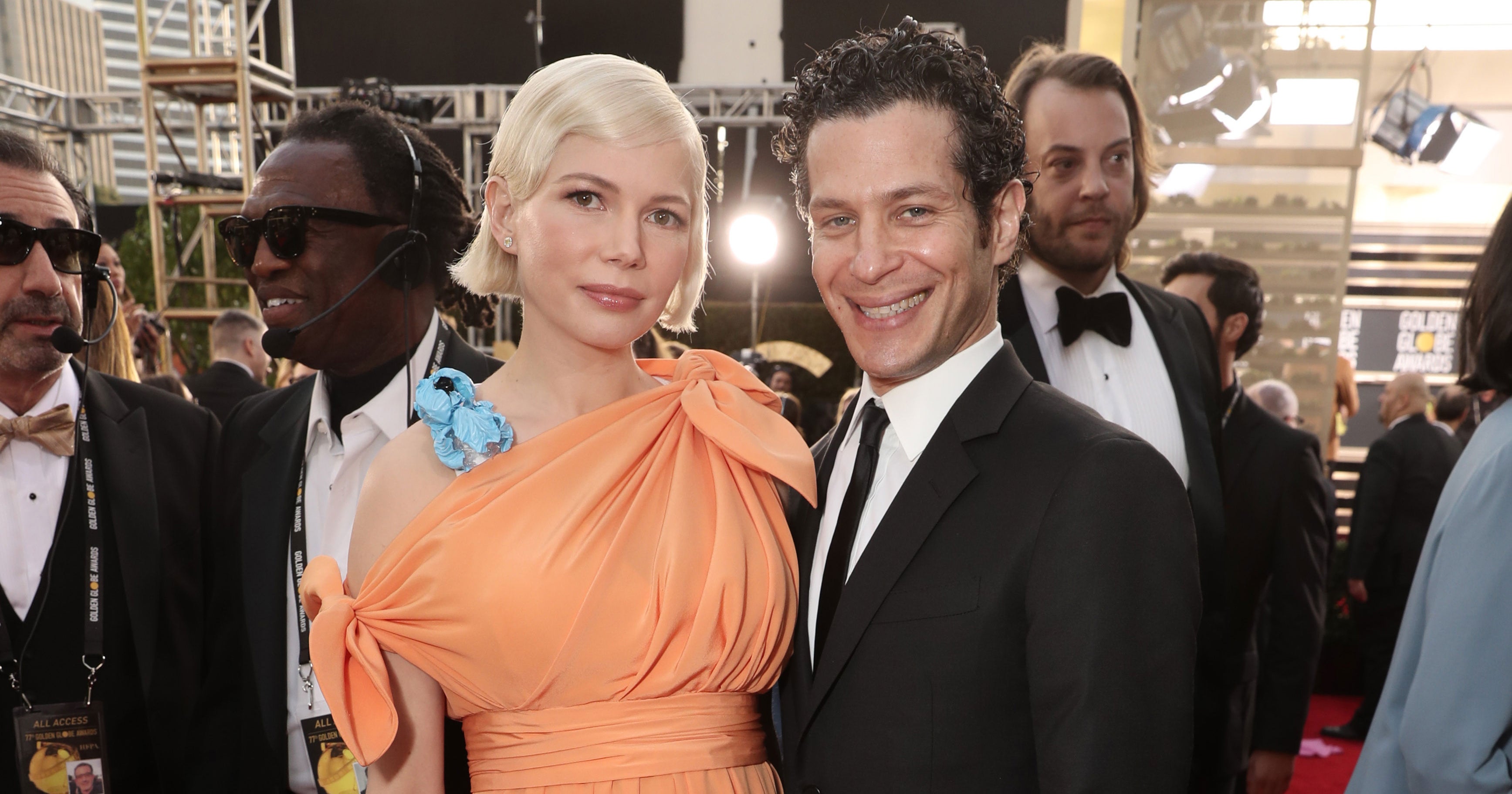 Michelle Williams Fiance Golden Globes Red Carpet Debut