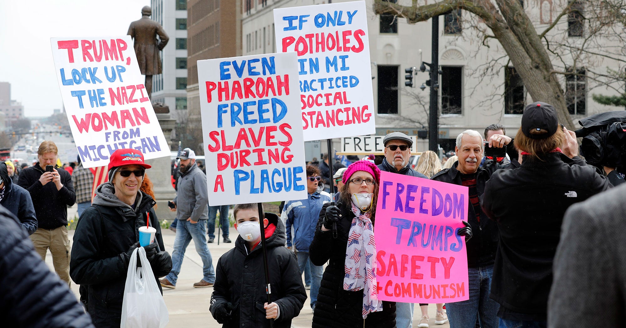 Michigan Protesters With Guns Aren't Social Distancing